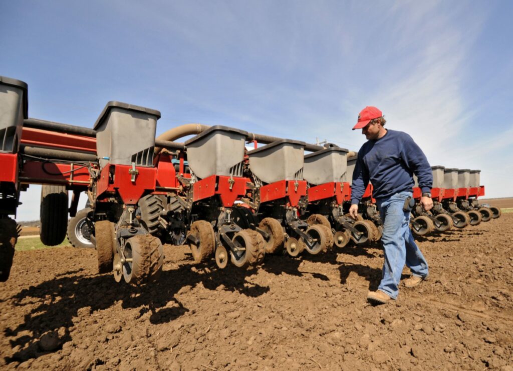 Dry Week Propelled Planting Forward - Mid-West Farm Report