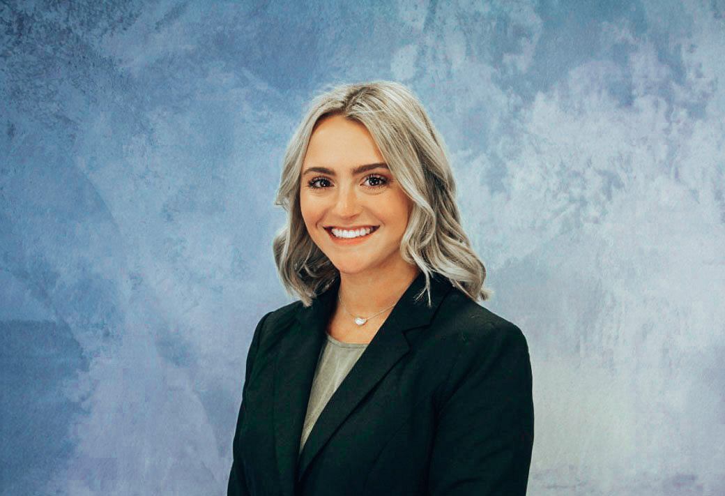 Dairy Promo Board Gives Scholarship - Mid-West Farm Report
