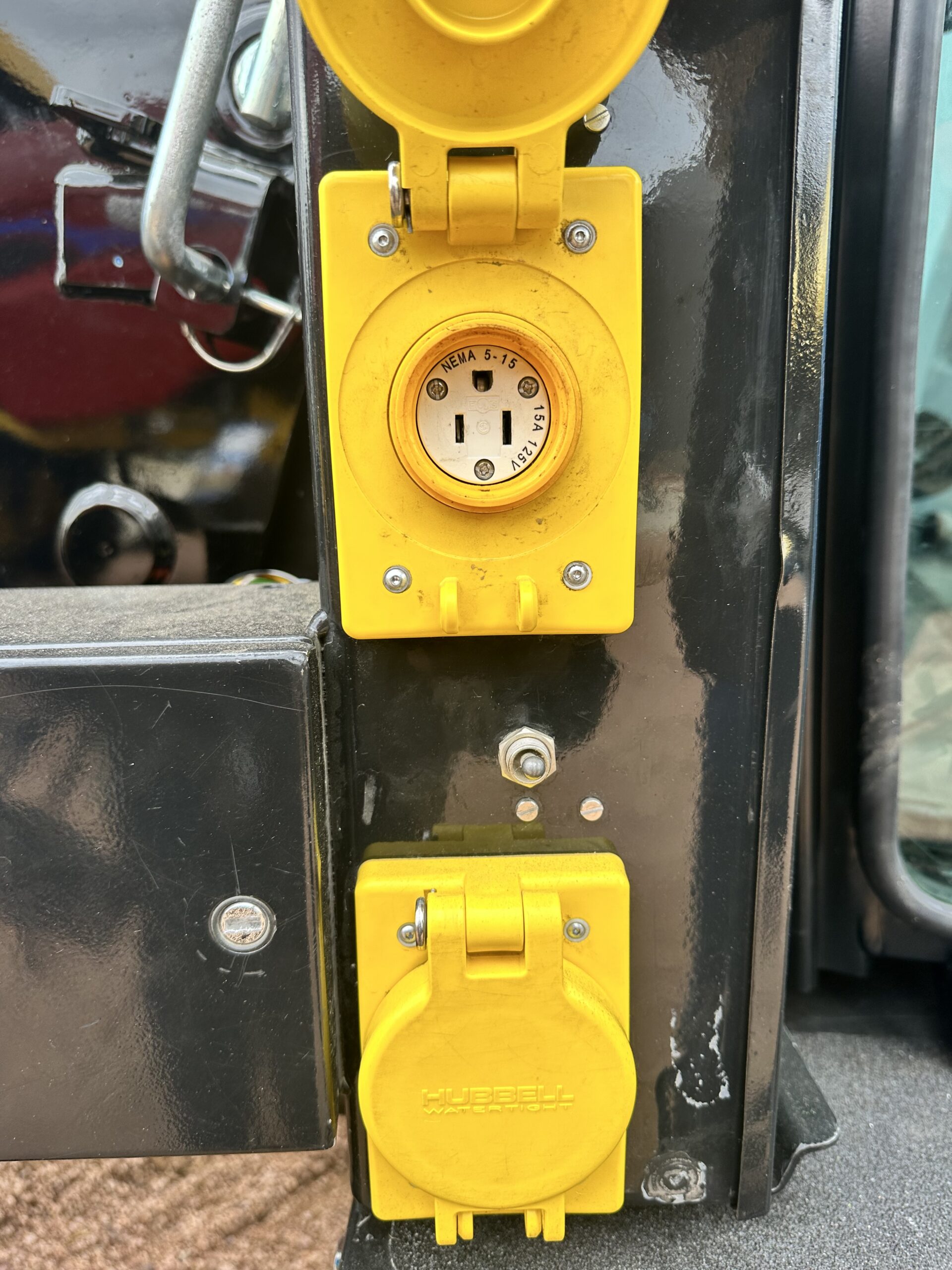 Electric Tractors - What Do They Have To Offer? - Mid-West Farm Report