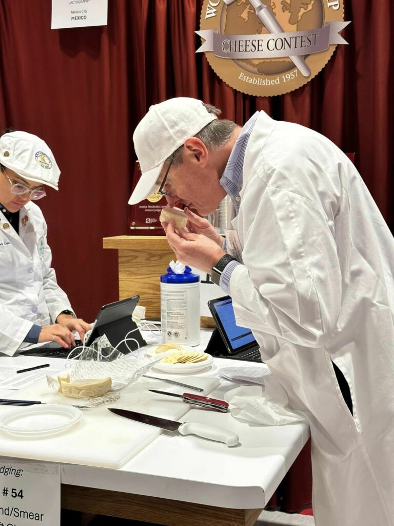 Cheese Contest Underway! - Mid-West Farm Report