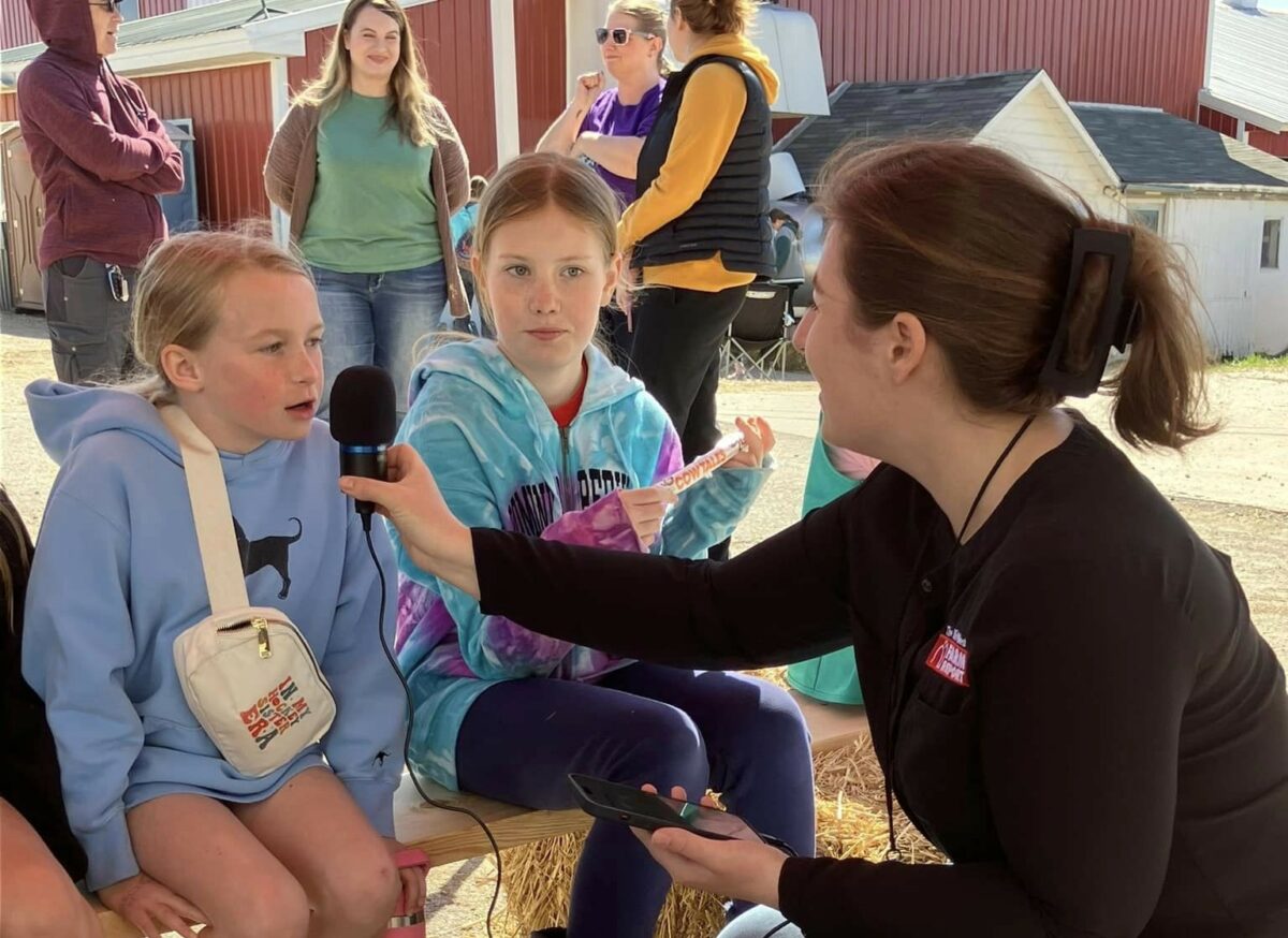 Girl Scouts Earn Dairy Patch & Learn Farm Radio - Mid-West Farm Report