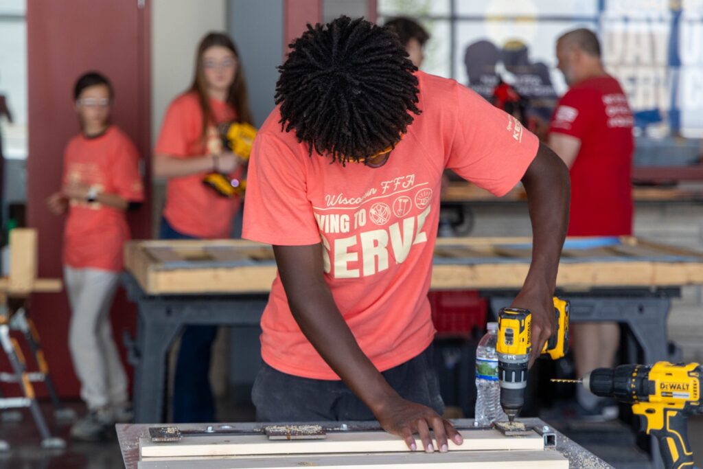 Wisconsin FFA Embodies 'Living To Serve' - Mid-West Farm Report