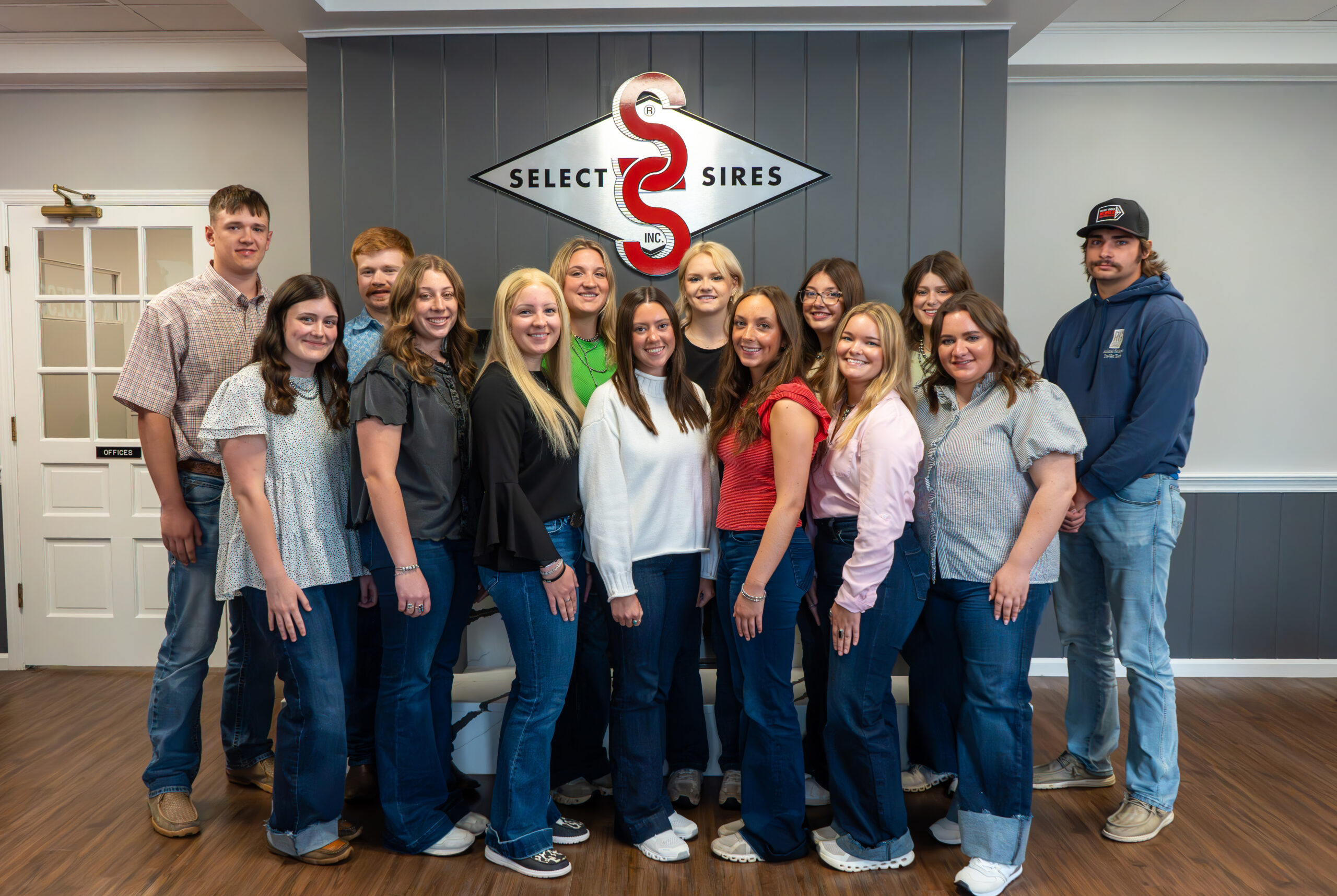 Wisconsin Natives Grow With Select Sires - Mid-West Farm Report